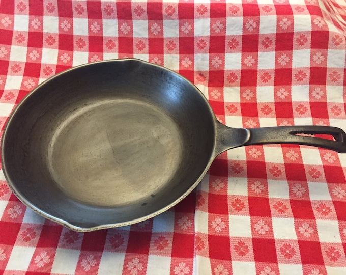 Cast Iron Chef Skillet, Vintage 9 Inch Made in USA, Rustic Farmhouse ...