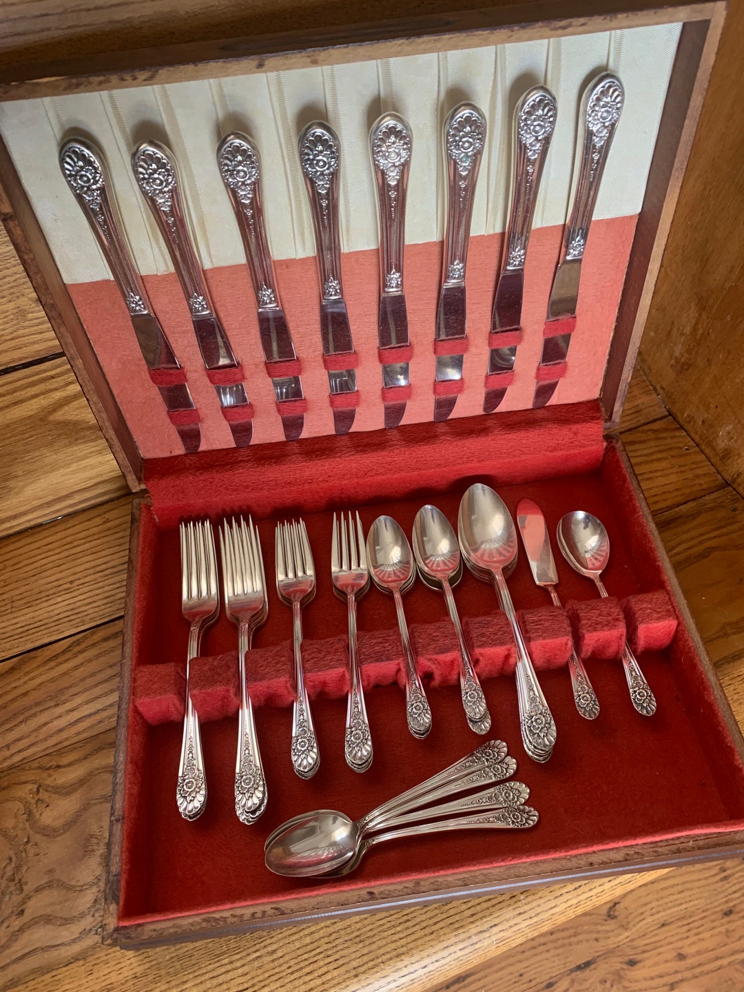44 Pcs Vintage 1953 Silverplate Flatware JUBILEE Pattern, Wm. Rogers ...