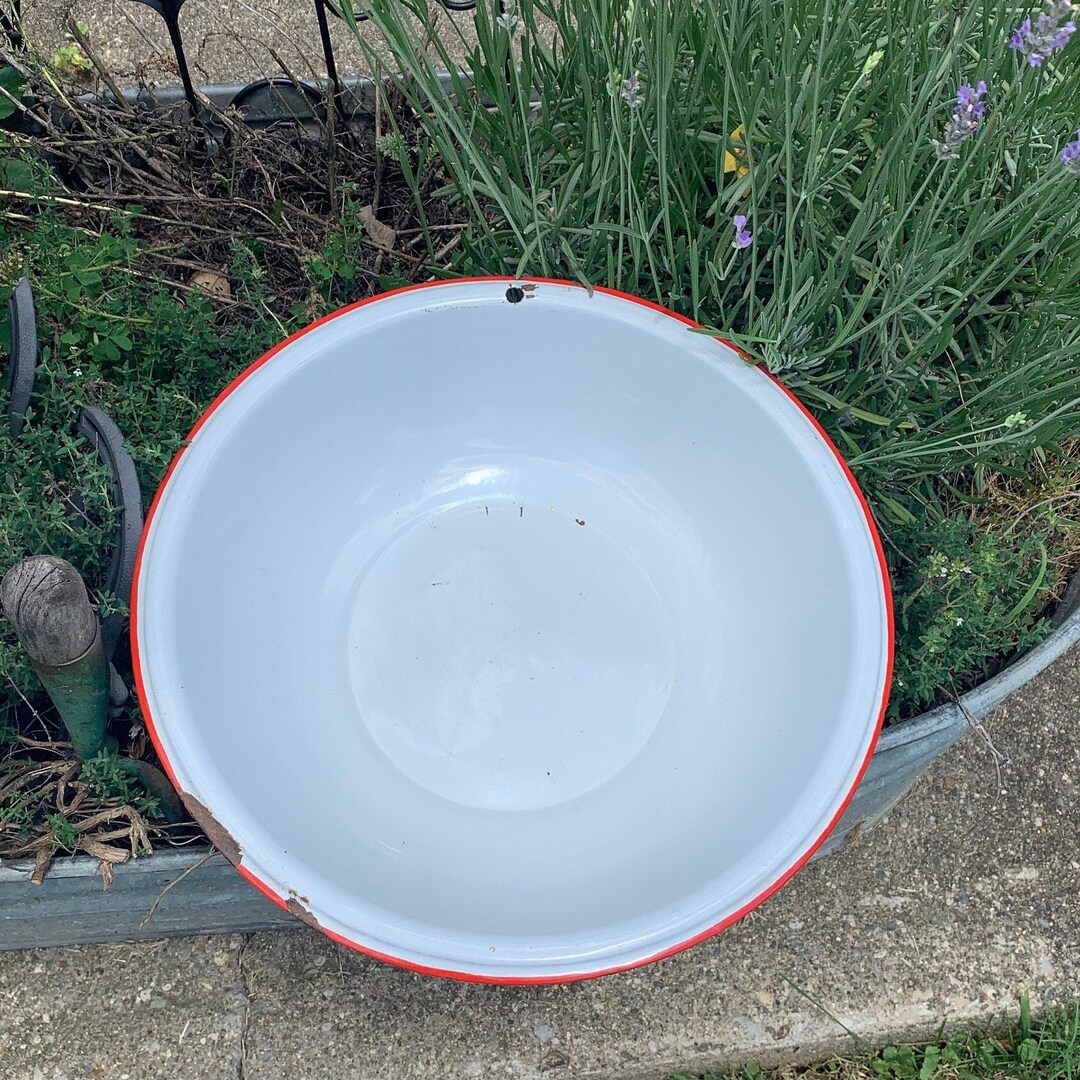 White & Red Enamelware Wash Basin 13.5 Inch Diameter, Vintage Rustic ...