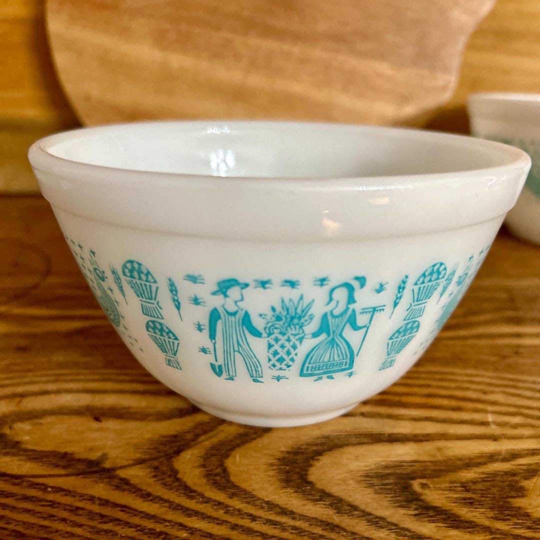 No. 401 PYREX Amish Butterprint Glass Mixing Bowl Turquoise Blue ...