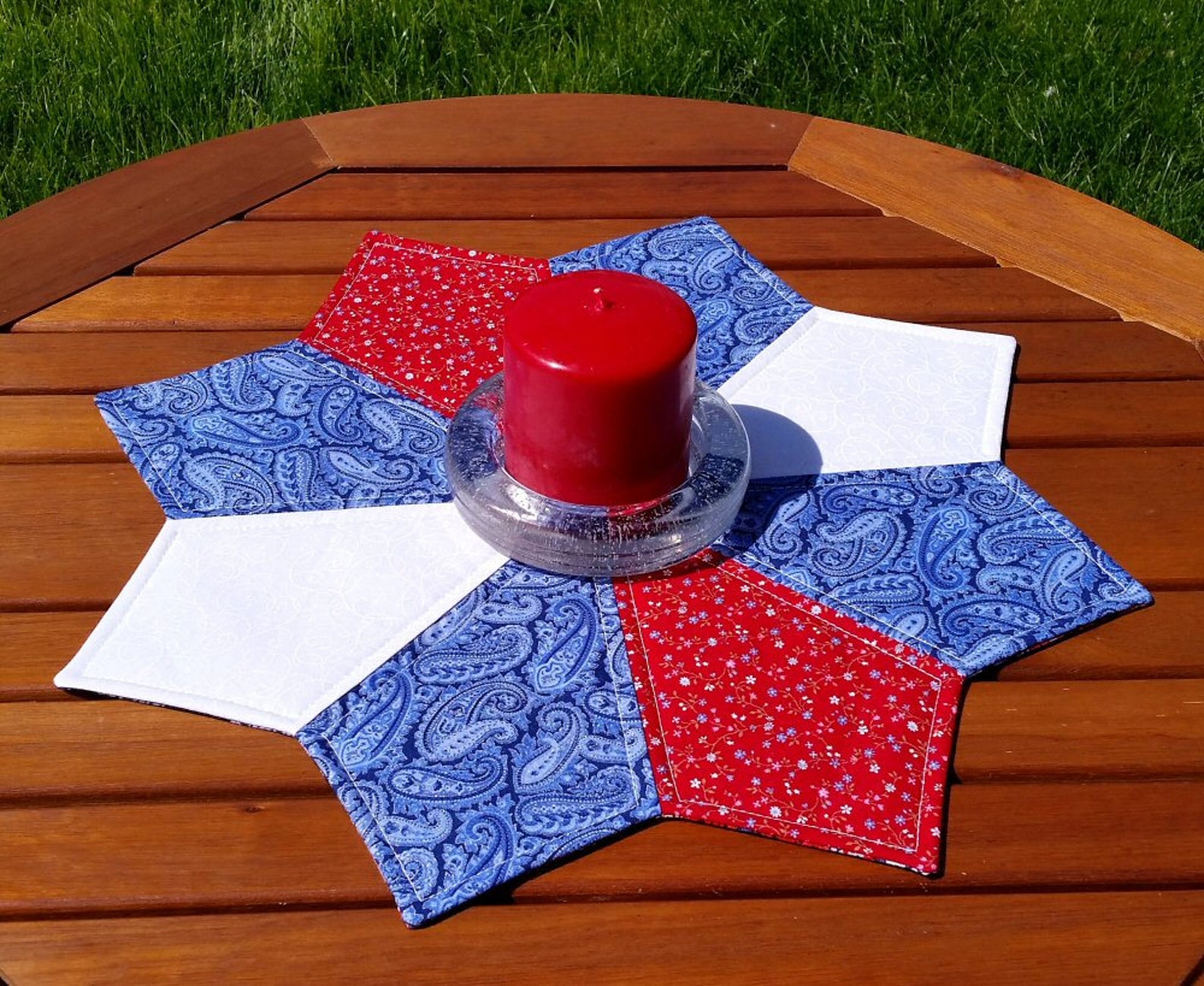 Red White and Blue Patriotic Table Topper: Quilted 4th of July Table ...