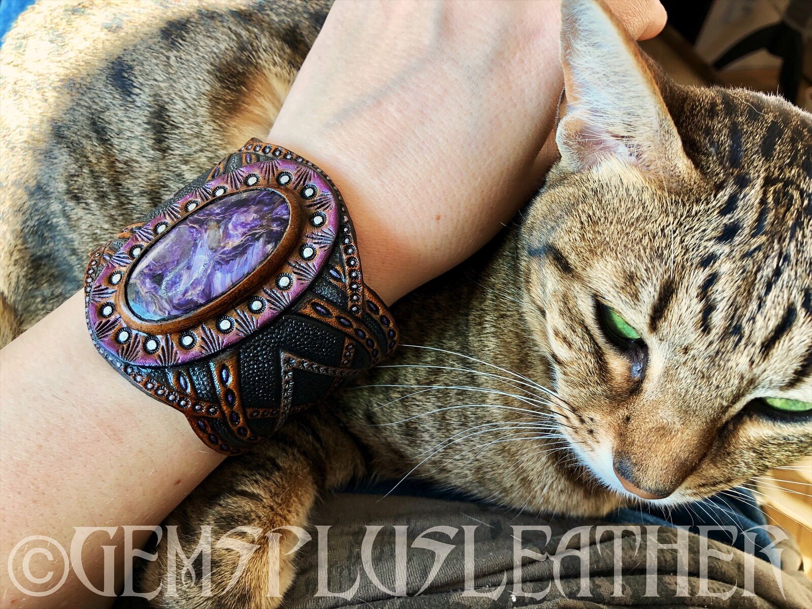 Tooled leather jewellery set with charoite cabochons & silver | Etsy