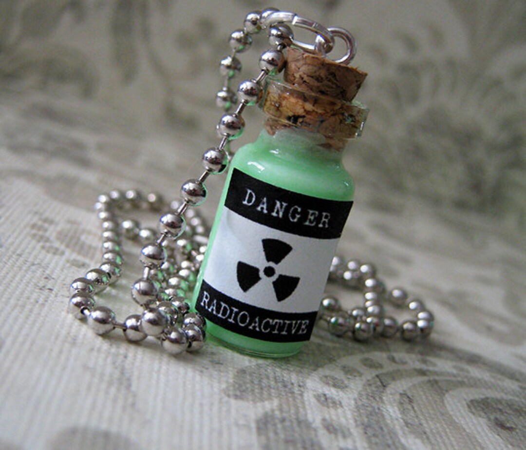 Radioactive Glow in the Dark Glass Bottle Necklace Charm 1ml Cork Vial ...