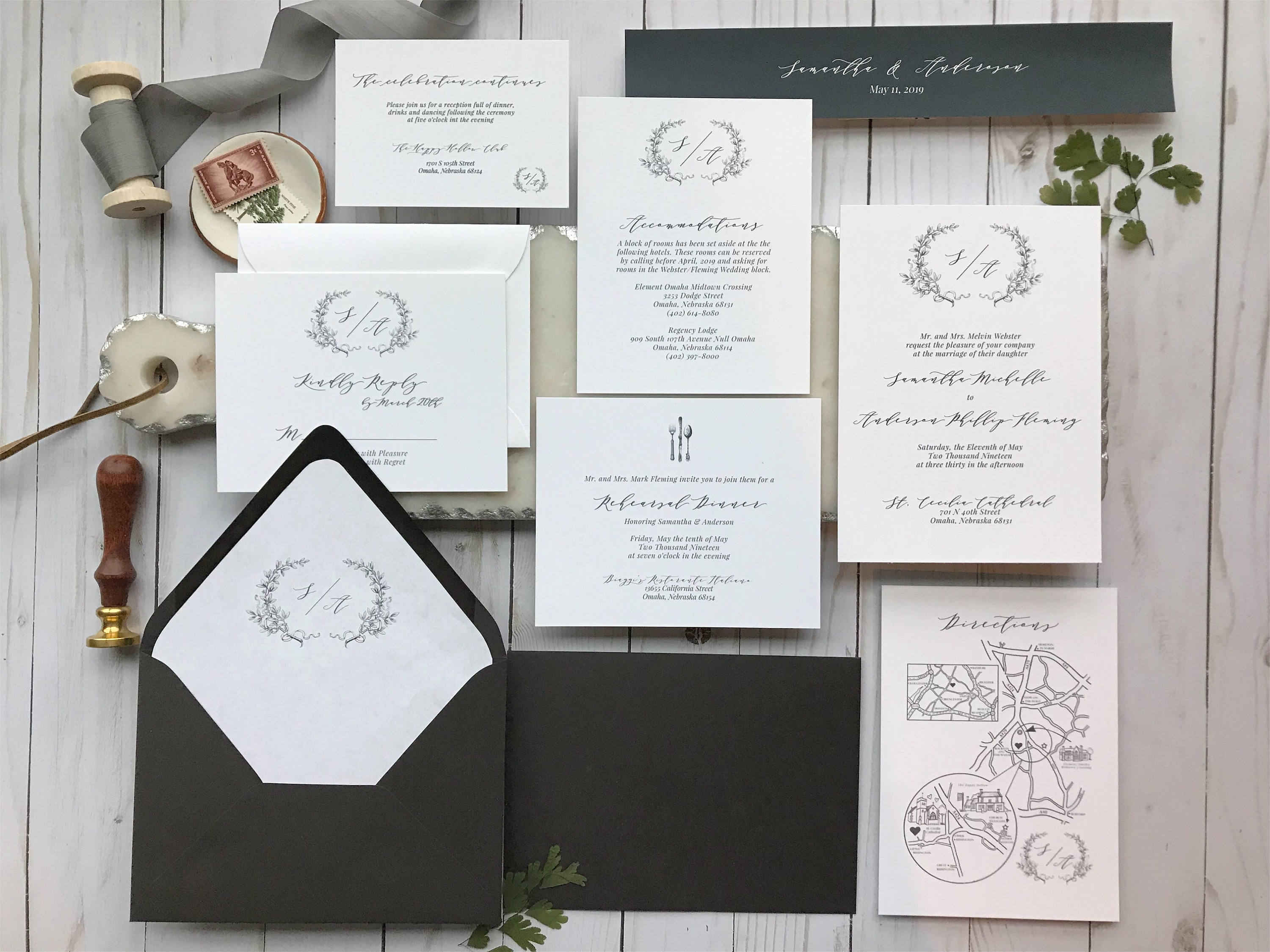 Elegant Black and White Wedding Invitation - Etsy