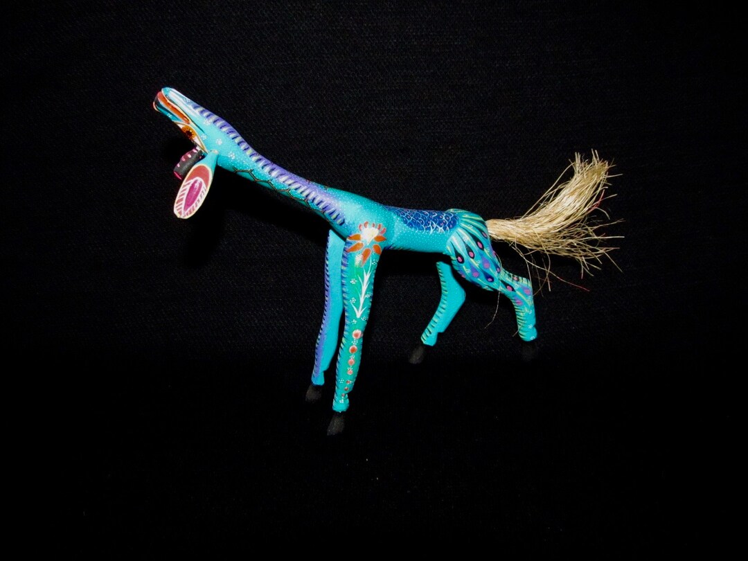 Unique Finely Detailed Twisted Neck Giraffe by Jacobo Angeles - Etsy