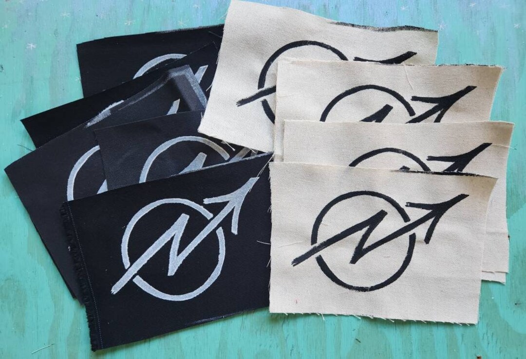 Kraakteken/ Squatter's Rights Symbol Stenciled Canvas - Etsy