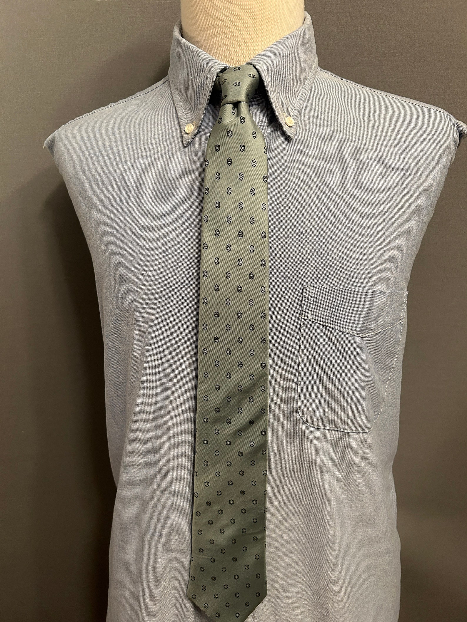 1980s Halston Gray + Black Foulard Pattern Men's Silk Tie - Etsy