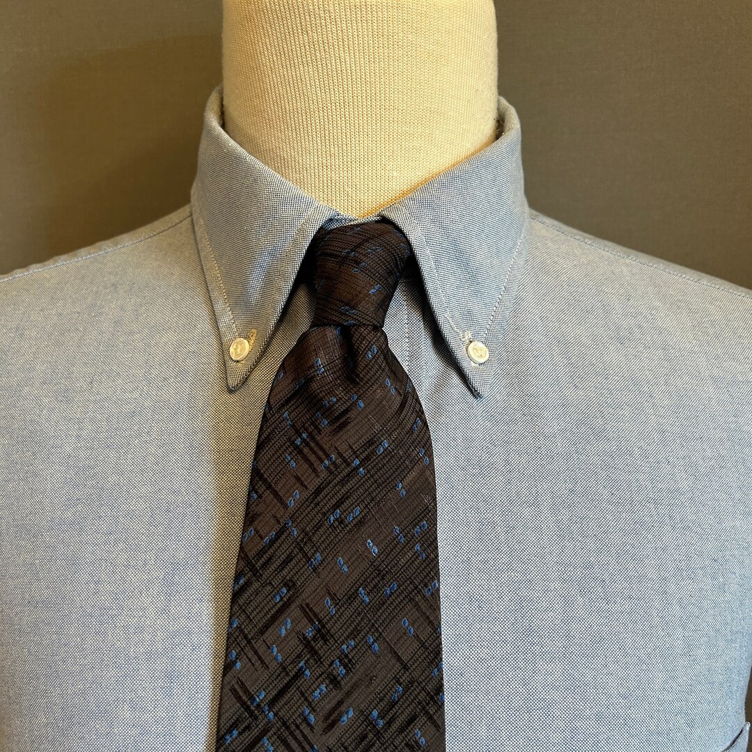 1990s Geoffrey Beene Charcoal + Blue Hatched Pattern Men's Silk Tie - Etsy