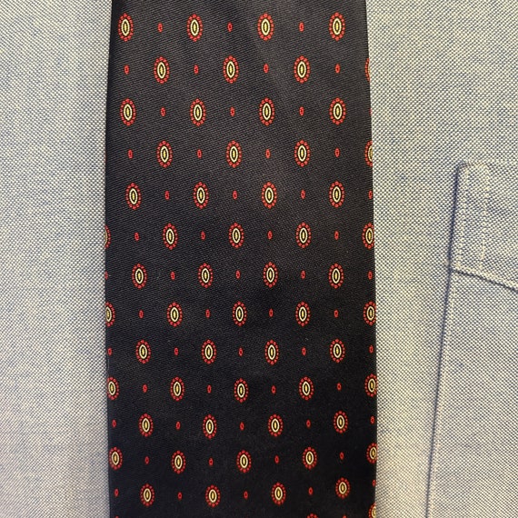 1970s Navy/Burgundy/Gold Foulard Pattern Men's Silk T… - Gem