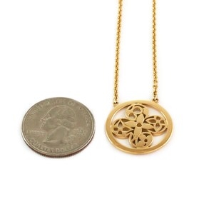 24957 - Louis Vuitton Resille Monogram Floral Round 18k Yellow Gold ...
