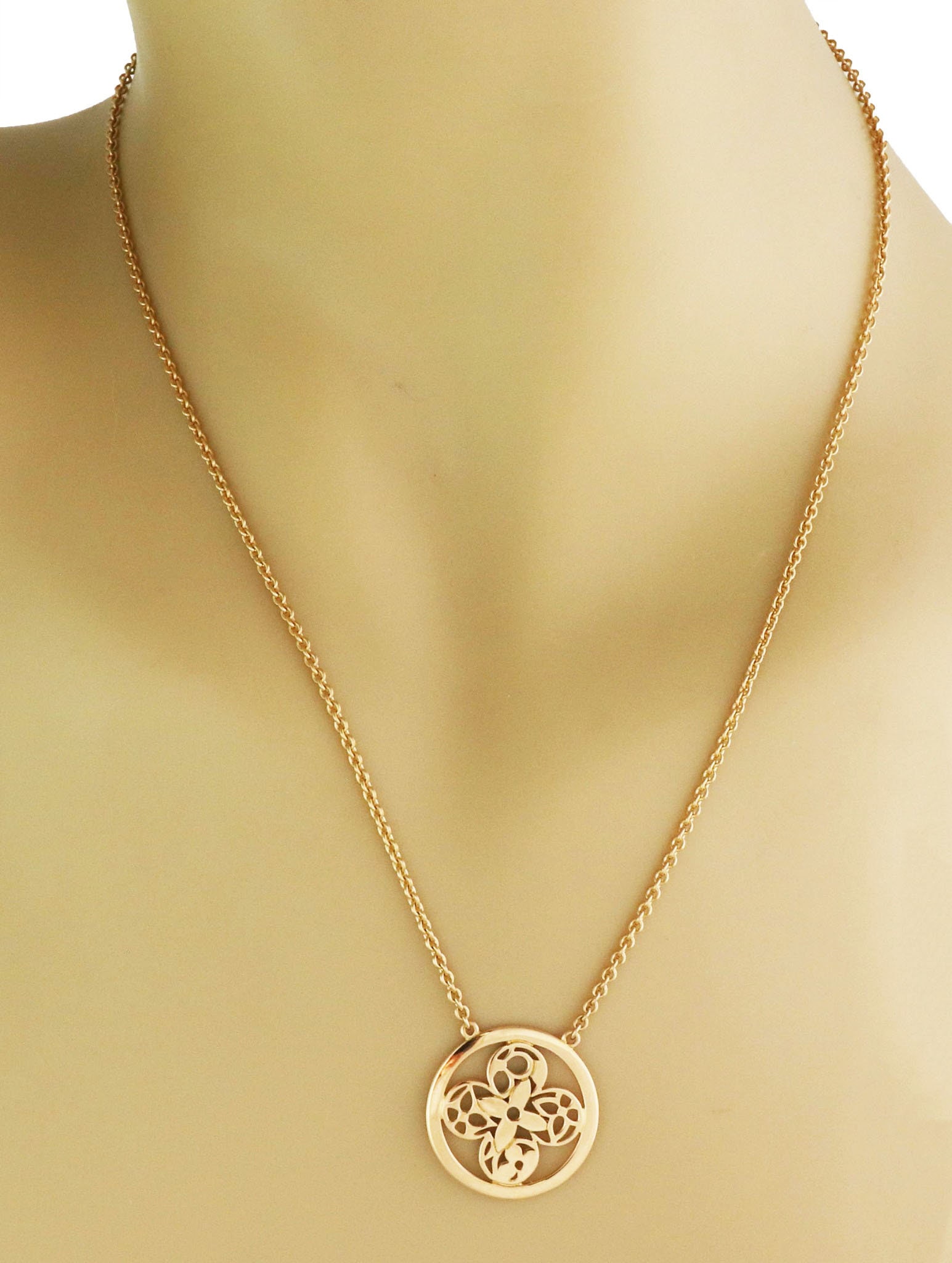 24957. Louis Vuitton Resille Monogram Floral Round 18k Yellow Gold ...
