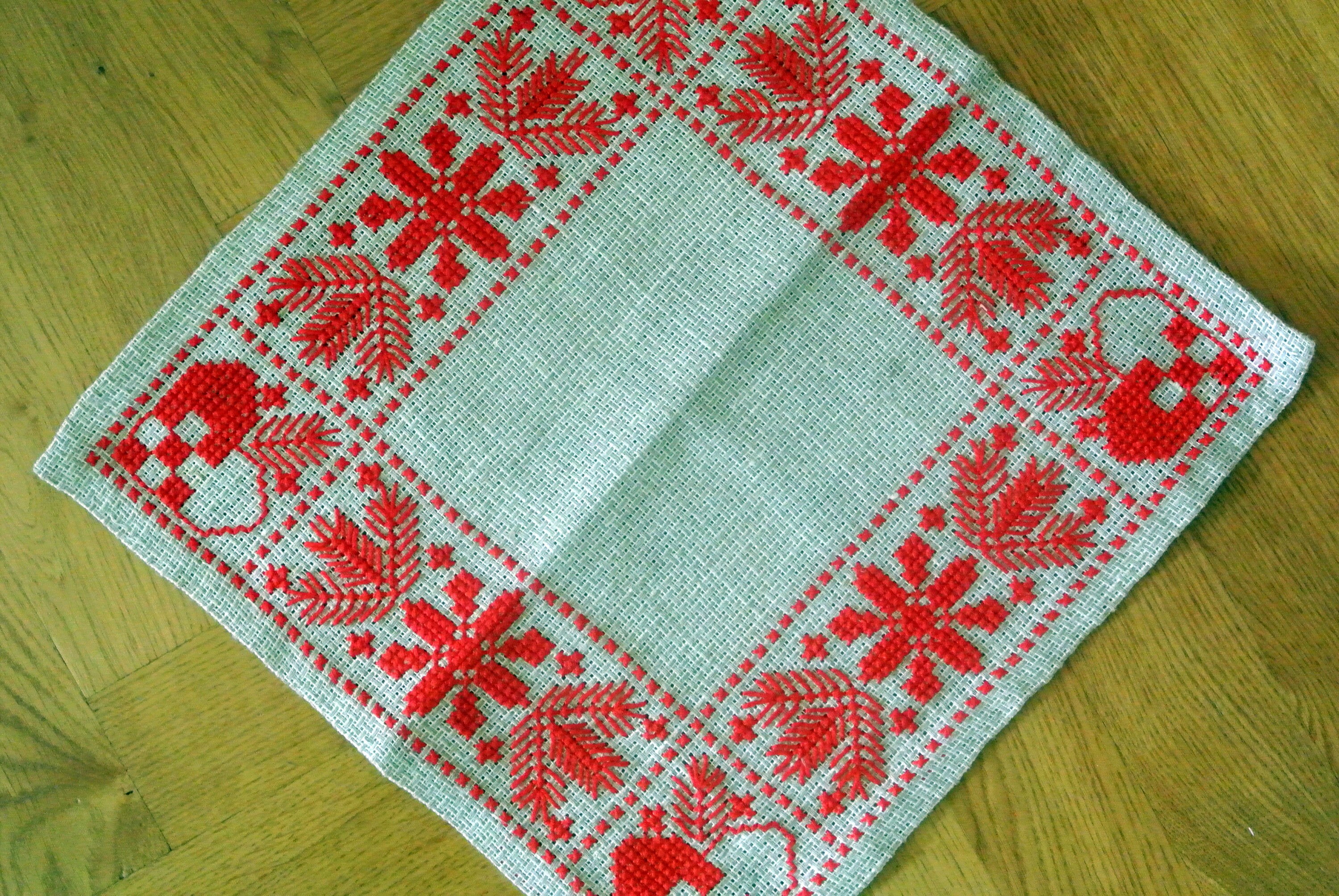 Exellently Well Done Vintage 1960s Handmade Tablet With Red - Etsy