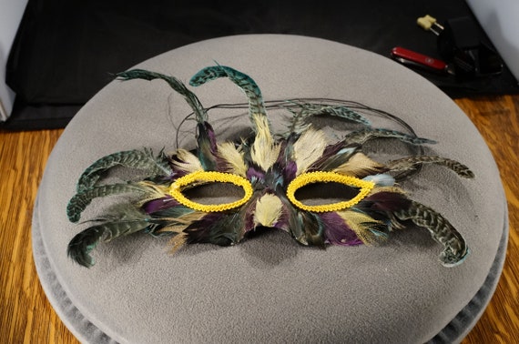 Antique Vintage Hand Made Feathers Face Mask Hallowee… - Gem