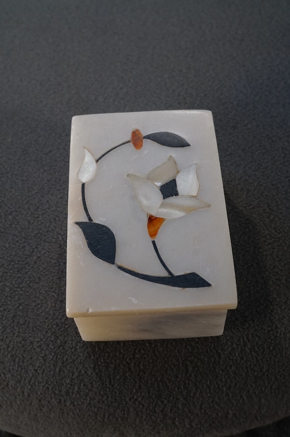 vintage india soap stone - Gem