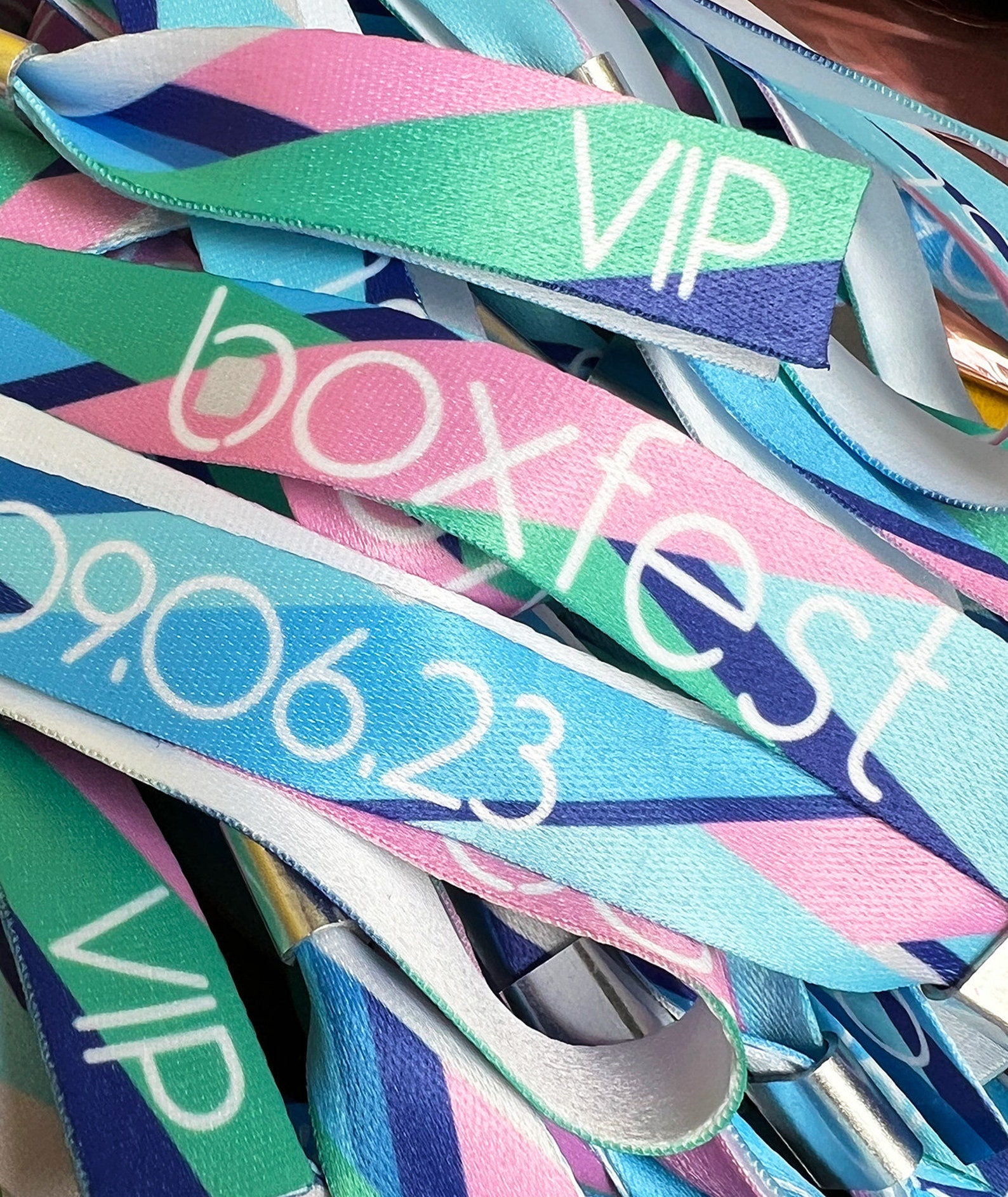 Custom Corporate Event Wristbands - Customised Party Event Wristbands ...