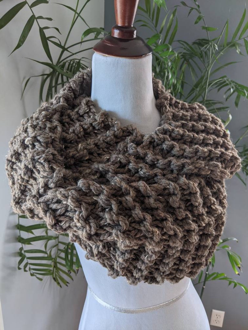 Hand Knit Outlander Cowl: Claire Fraser Infinity Scarf With Gemstone - Etsy