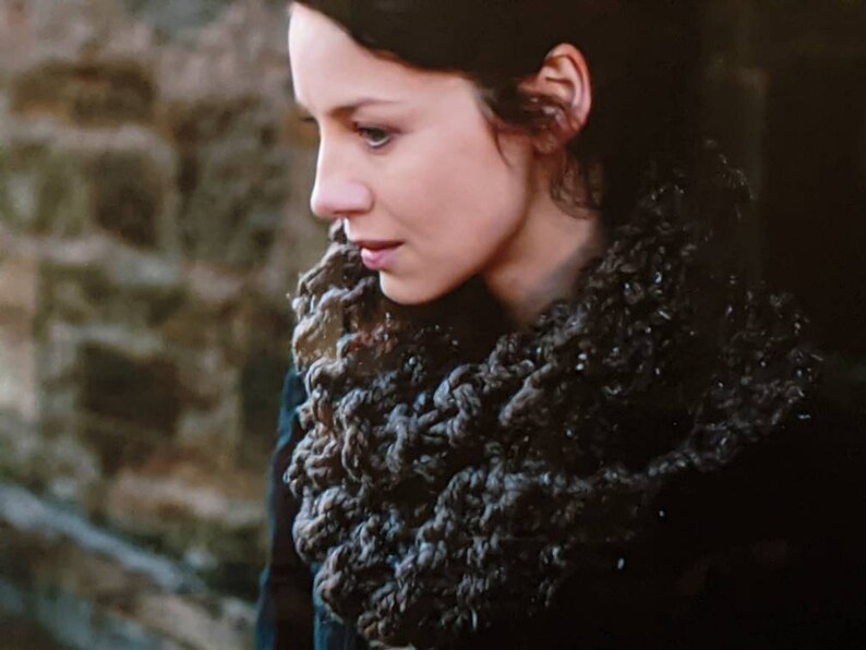 Hand Knit Outlander Cowl: Claire Fraser Infinity Scarf With Gemstone - Etsy