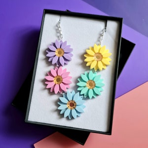 Rainbow Daisy Chain Necklace - Etsy
