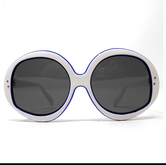 1960’s MOD Spaceage Vintage Sunglasses, White with Re… - Gem