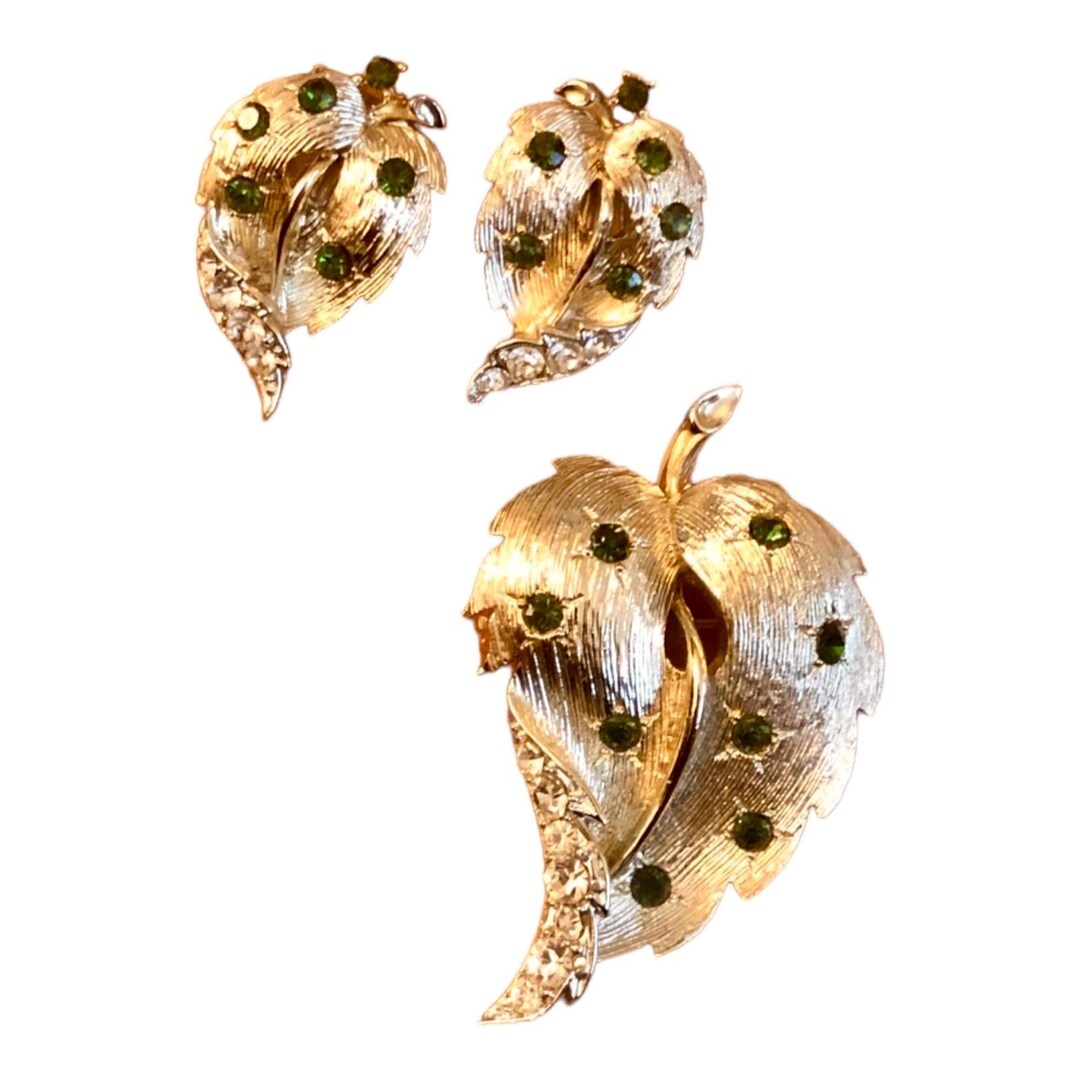 1950’s/1960’d LISNER Brooch and Clip on Earring Set, Goldtone With ...