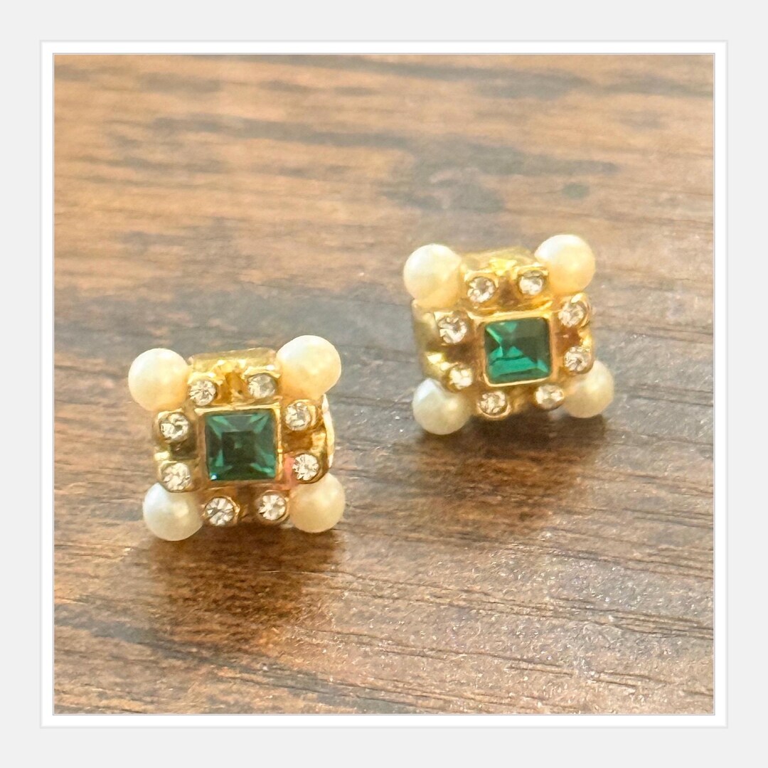 Vintage Glam Gold and Emerald Green Stud Earrings With Pearls ...