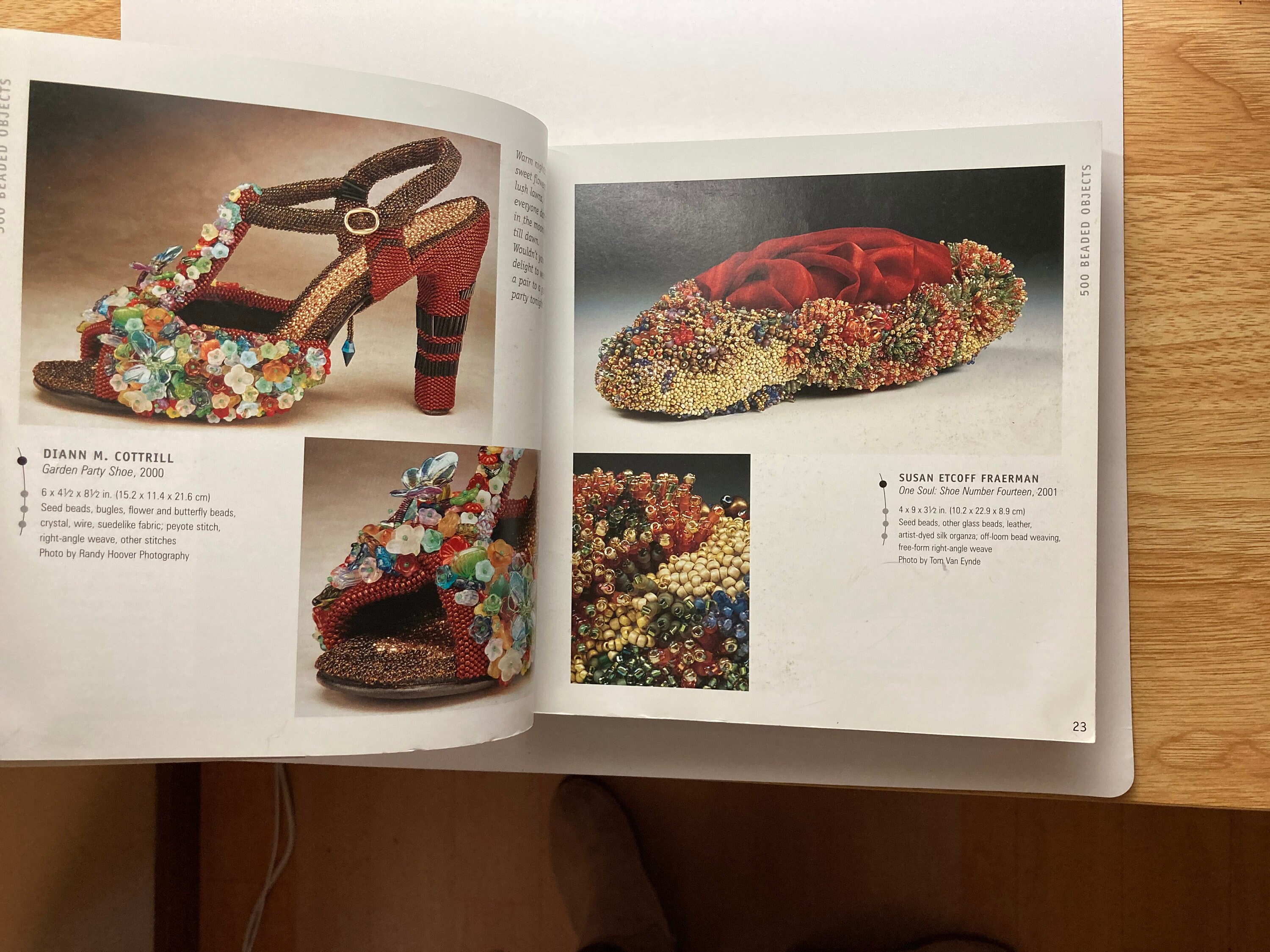 500 Beaded Objects: New Dimensions in Contemporary Beadwork Paperback ...