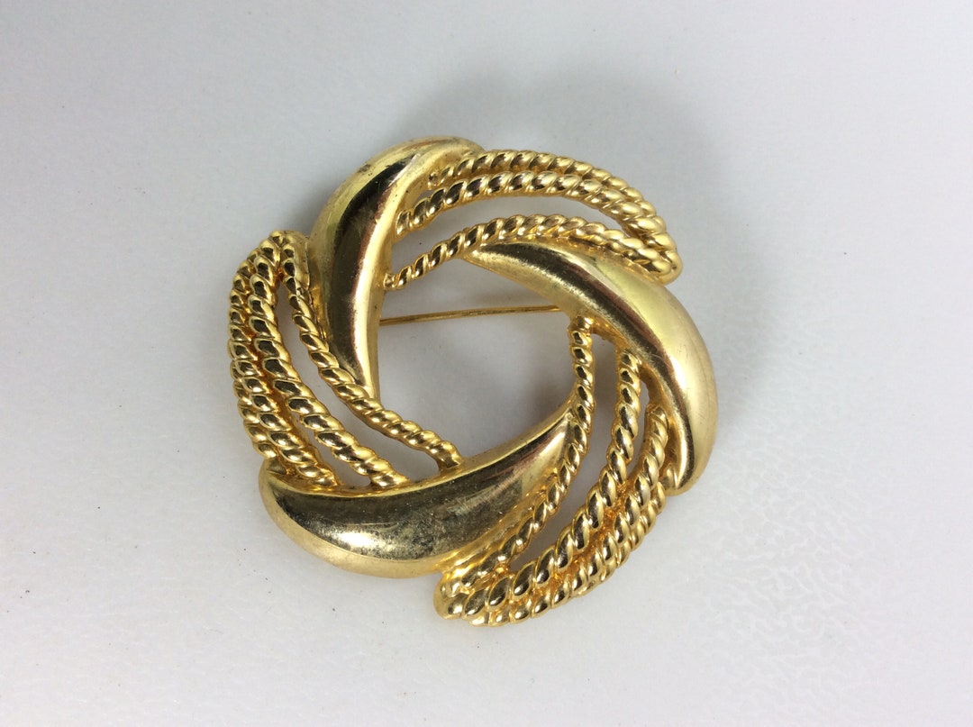 Vintage Pin Brooch Gold Toned Round Design With Rope Texture Used - Etsy