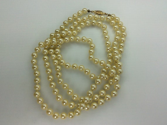 Vintage Avon 53" Necklace With Pale Yellow Faux Pearl… - Gem