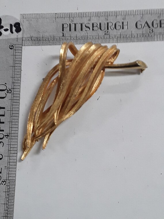 Vintage gold toned organic line shaped pin brooch | e… - Gem