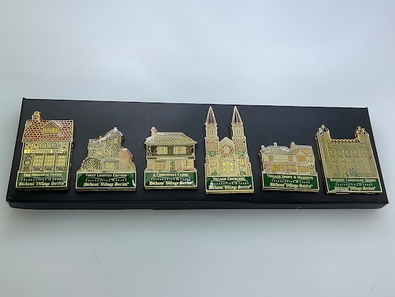 Vintage Pin Set Gold Toned Dickens Village Series Ena… - Gem