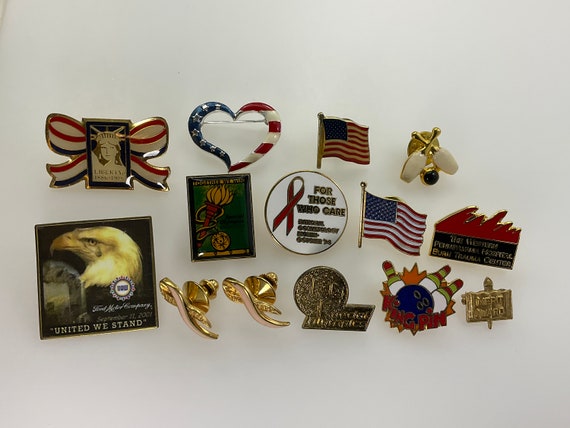Vintage Lot Of 14 Pins Assorted Designs As Is Used - Gem
