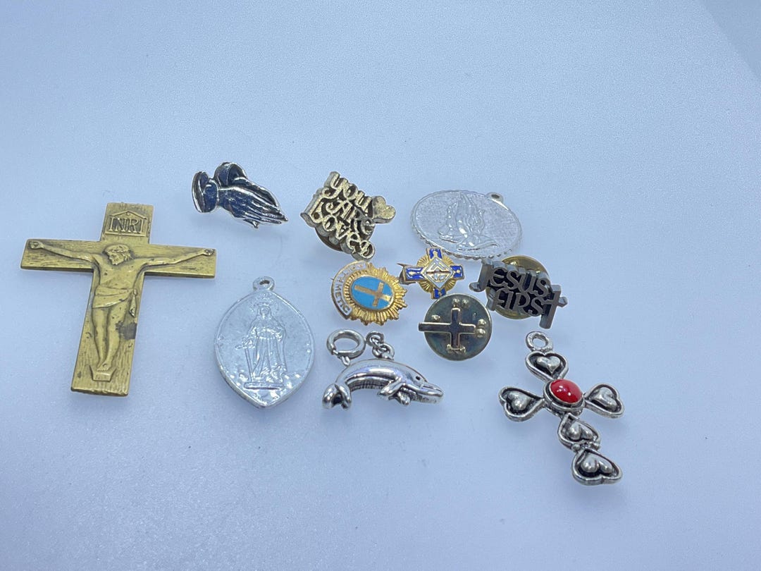 Vintage Lot of 11 Religious Pins and Pendants as is Used - Etsy