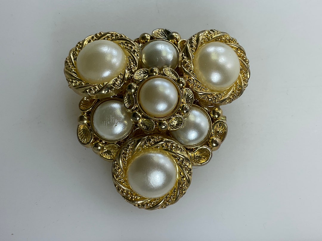 Vintage Pin Brooch Gold Toned Triangular Design With White Faux Pearls ...