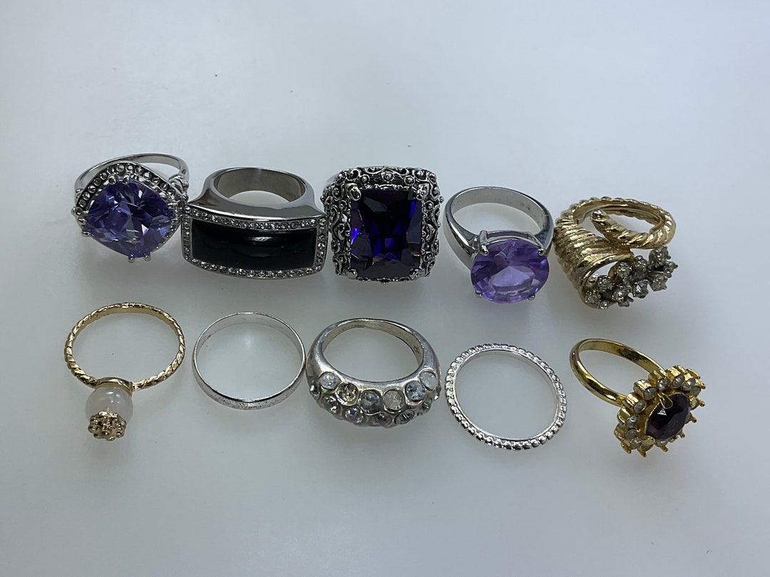 Vintage Lot of 10 Rings Assorted Silver Gold Toned Minor Issues as is ...