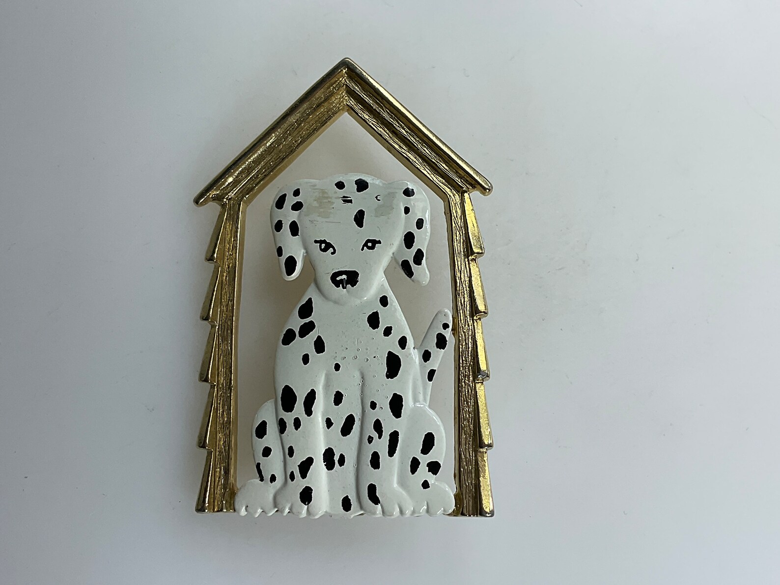 Vintage JJ Pin Brooch Gold Toned Dalmatian Dog in Doghouse With White ...