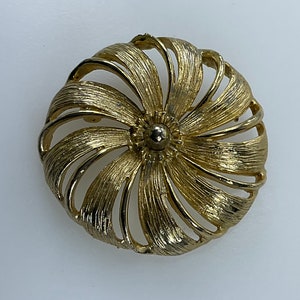 Vintage Rebecca Pin Brooch Gold Toned Round Floral Used - Etsy