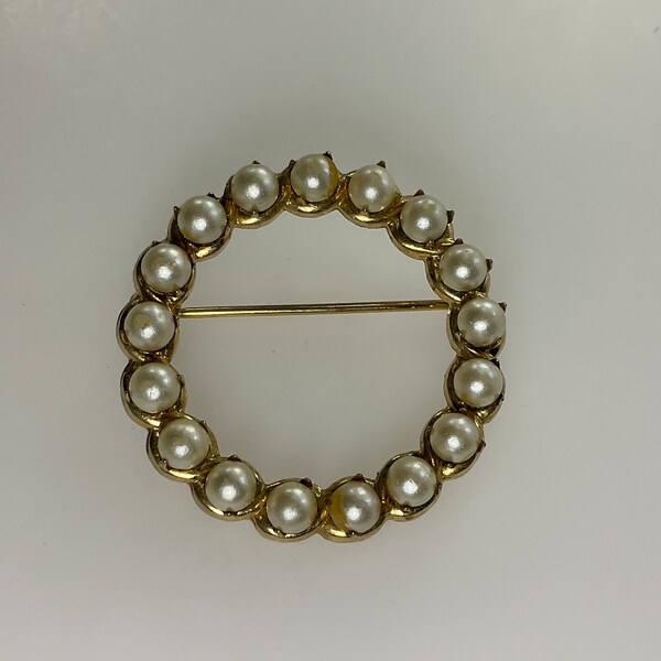 Gold Circle Pin - Etsy