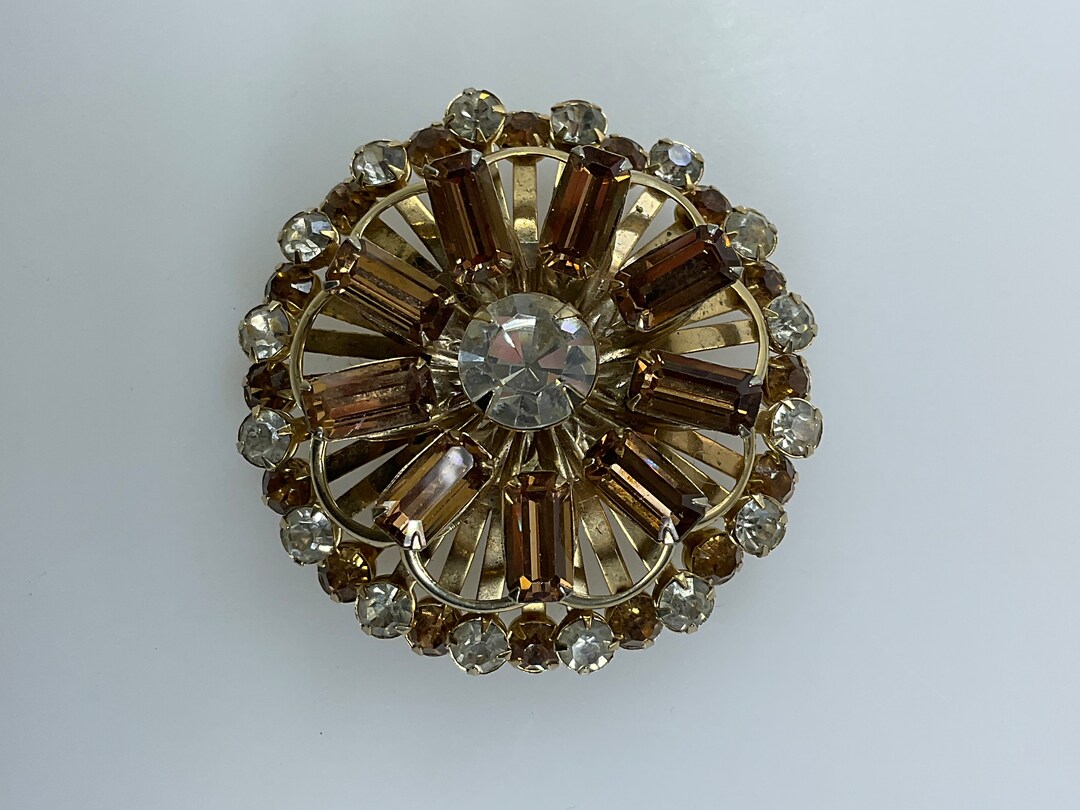 Vintage Pin Brooch Gold Toned Round Design With Champagne and Clear ...