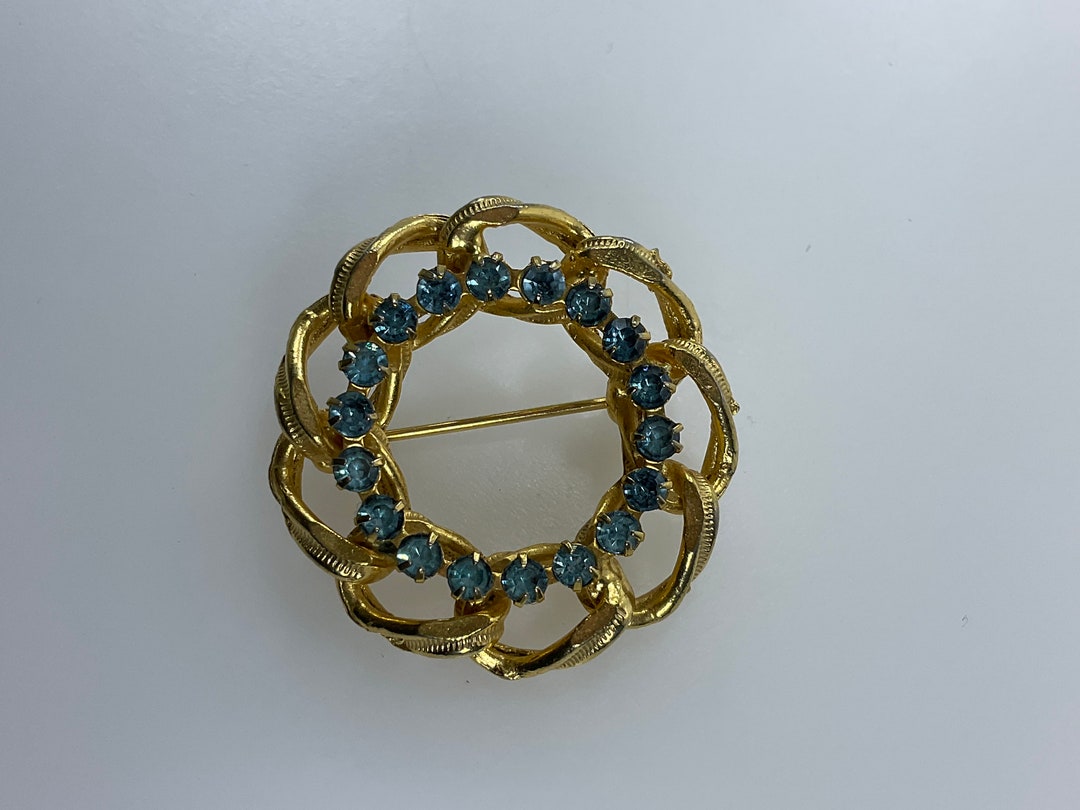 Vintage Pin Brooch Gold Toned Circle of Chain Links Design With Blue ...