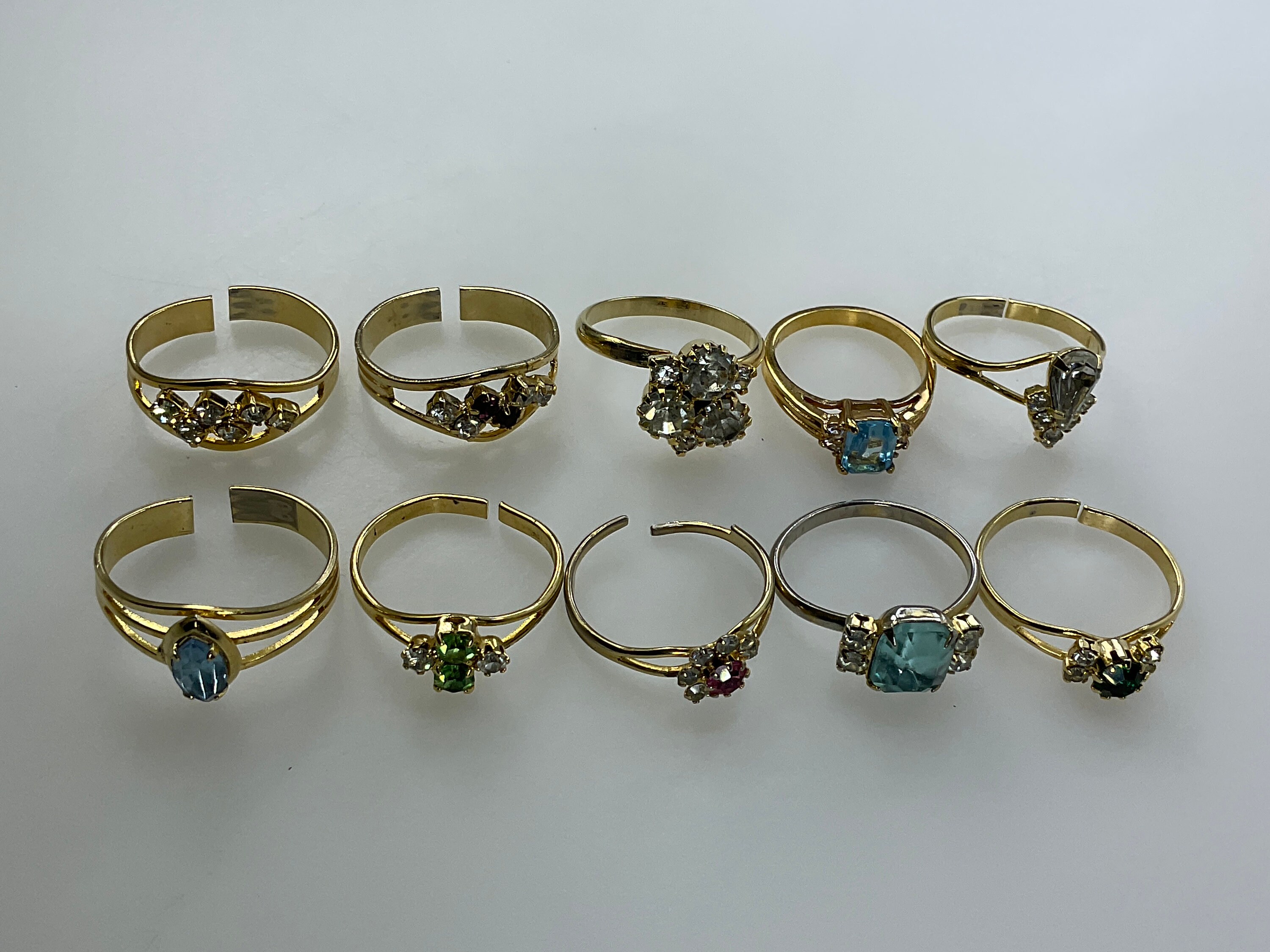 Vintage Lot of 10 Rings Assorted Silver Gold Toned Minor Issues as is ...
