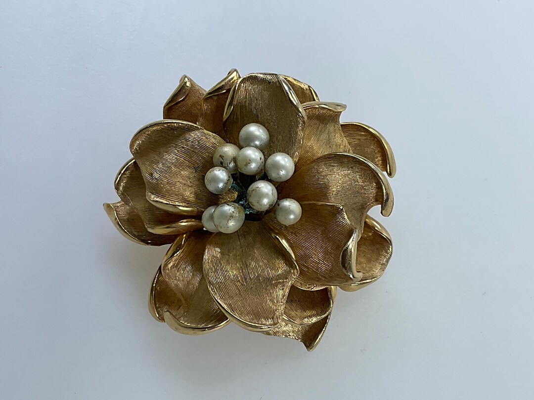 Vintage Marvella Pin Brooch Gold Toned Flower With Faux Pearls Some ...