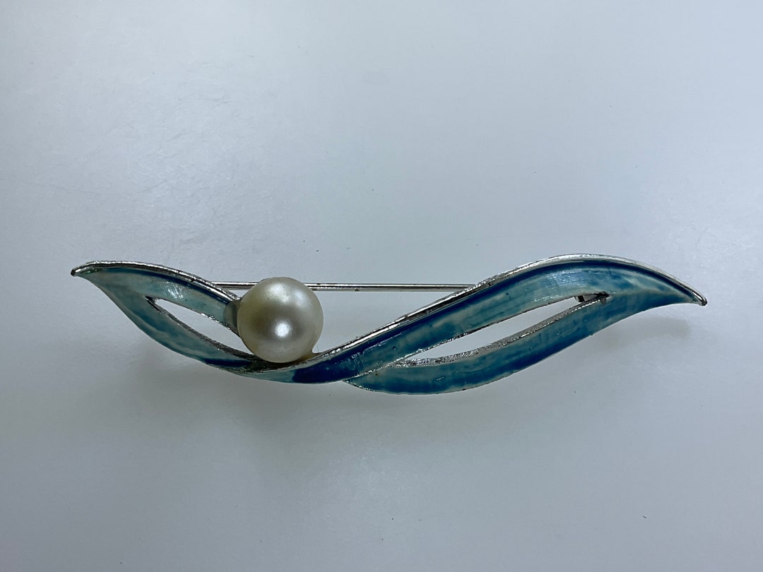 Vintage Coro Pin Brooch Silver Toned Leaf Like Design With Blue Enamel ...
