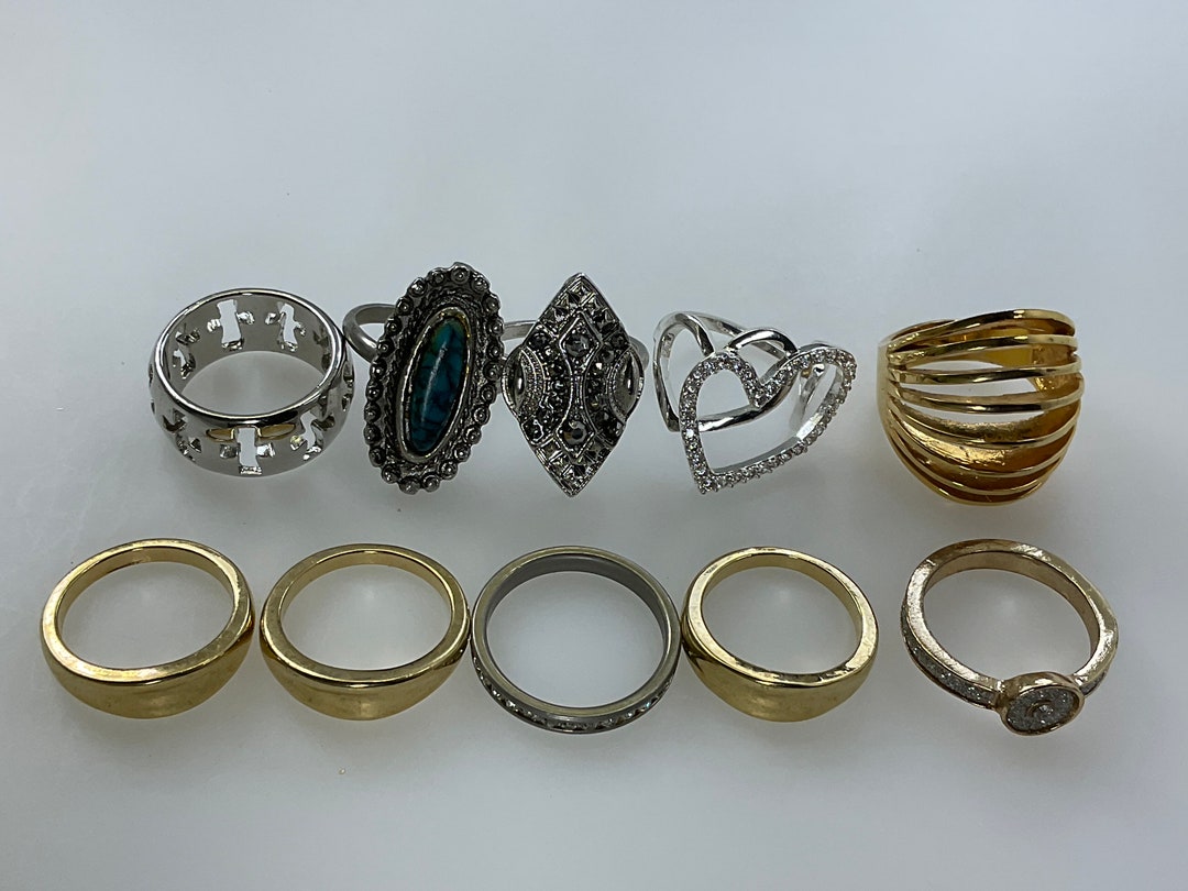 Vintage Lot of Ten Rings Gold Silver Toned Assorted Sizes and Styles ...