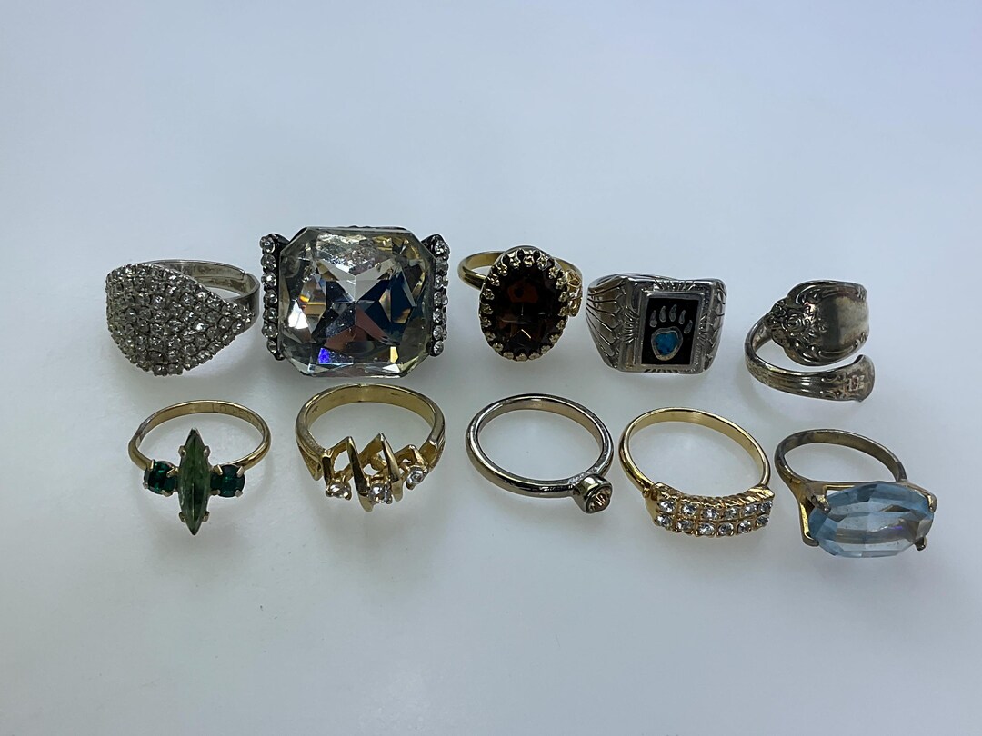 Vintage Lot of 10 Rings Assorted Silver Gold Toned Minor Issues as is ...