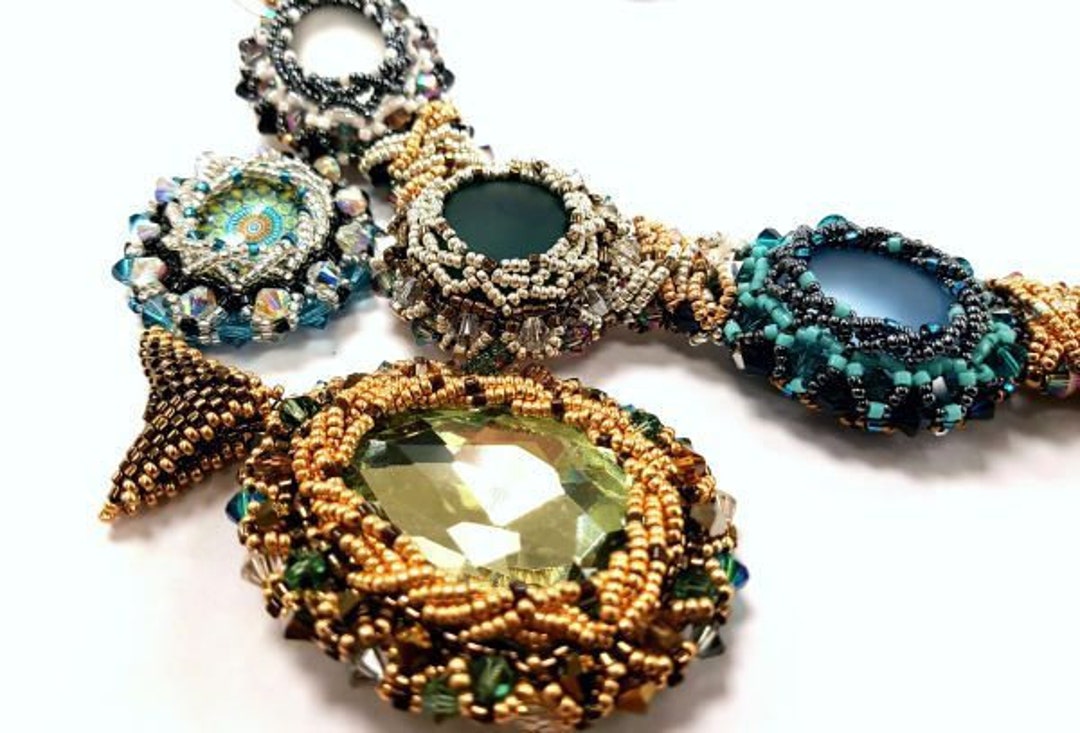 Imperial Lunasoft Double Sided Pendant Beading Patterns Beading Tutorials Full Photo Tutorials ...