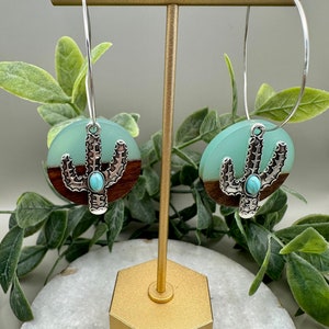 Turquoise Cactus & Blue Resin Disc - Etsy