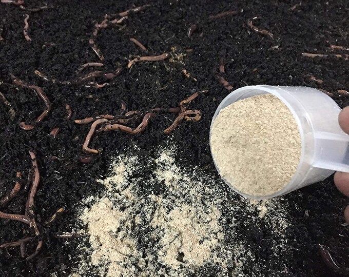 Worm Food for Red Wrigglers Vermicompost Gardening Worm Farm Improve ...