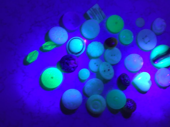 Uranium 30 Ass't Fun Glowing Vintage Glass Czech Buttons - Etsy