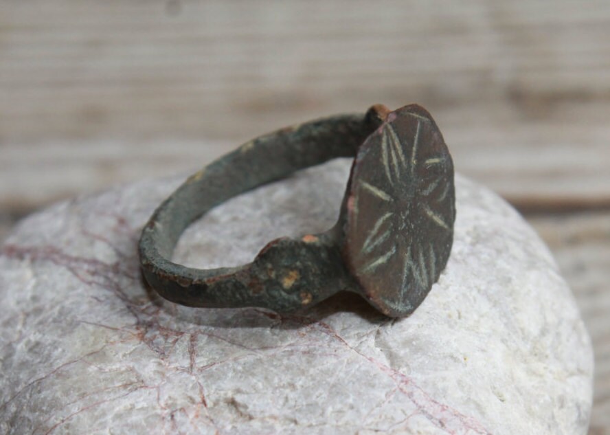 Ring Rusty Antique ring ... 3/4 ... finding ... | Etsy