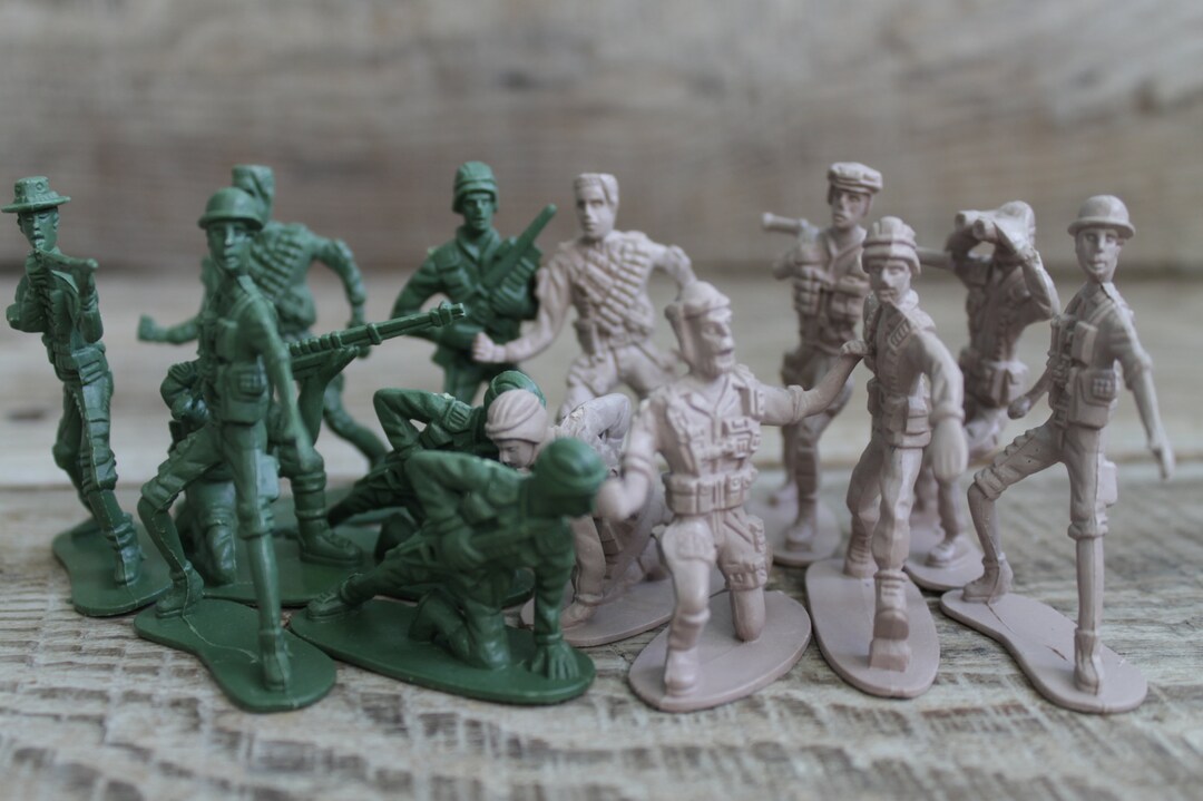 Lot of 14 Miniature Soldiers, Vintage Soldiers, Vintage Military ...